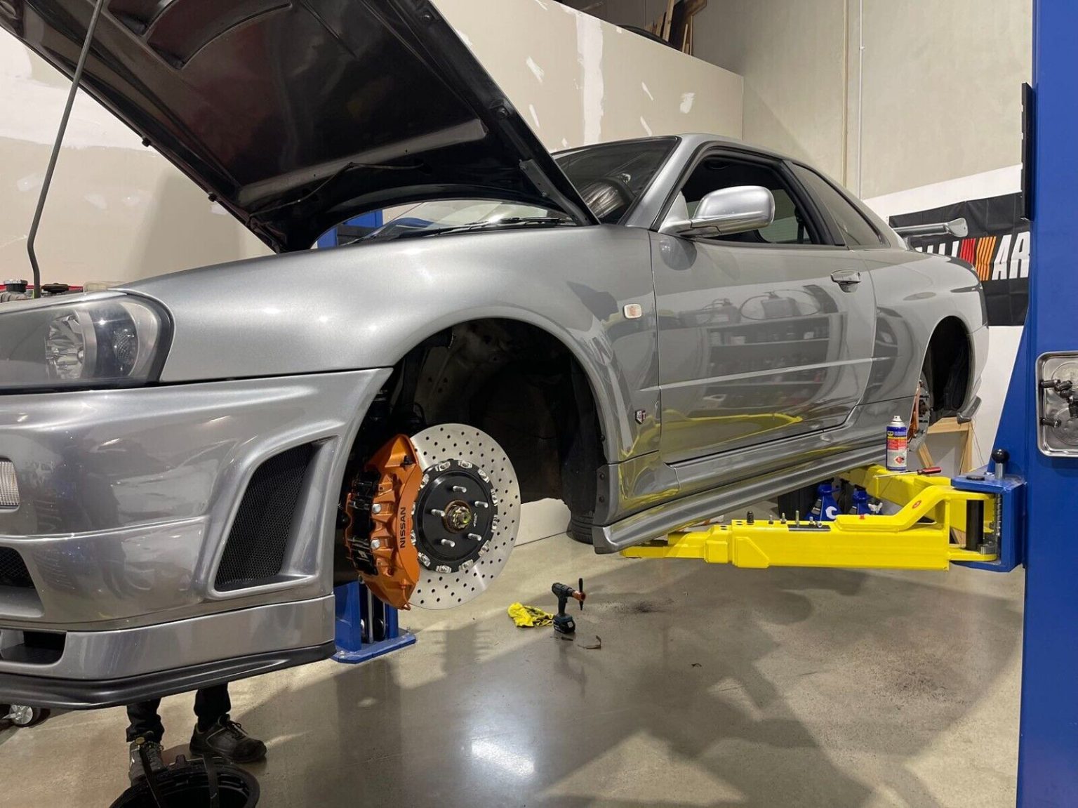 R35 GTR Carbon Ceramic Brake Kit – Skyline R32/R33/R34 – J-Hook Rotors ...
